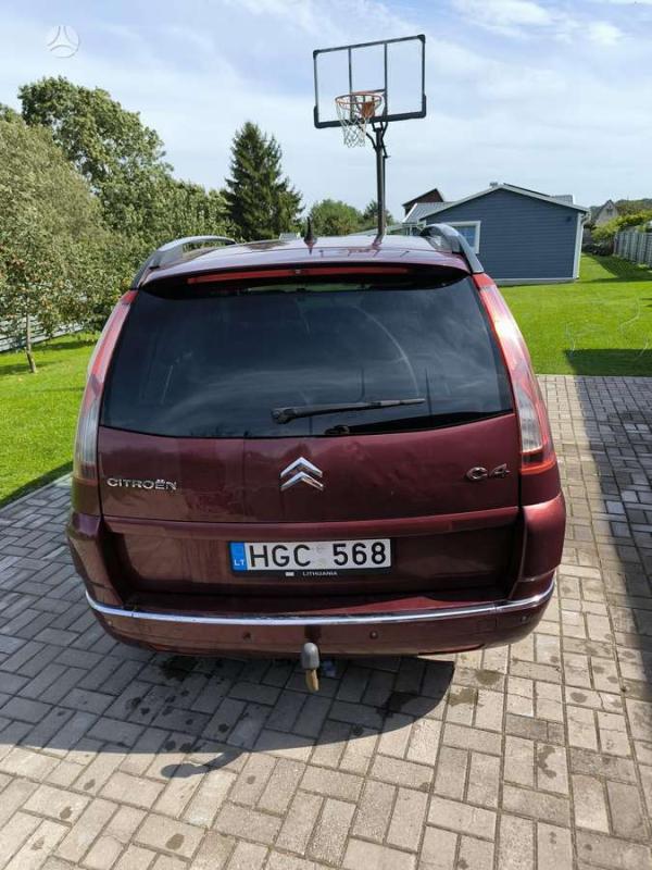 Red Citroen c4-picasso 2007 in Kaisiadorys, with an engine capacity of 1.56 L and mileage of 388 thousand km for 1500 €, photo 5 on AUTOMOTO.COM.LV