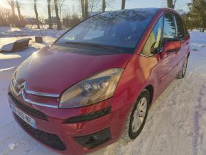 Red Citroen c4-picasso 2008 in Taurage, with an engine capacity of 2.00 L and mileage of 300 thousand km for 2300 €, photo 3 on AUTOMOTO.COM.LV