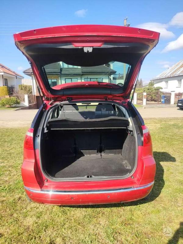 Red Citroen c4-picasso 2008 in Marijampole, with an engine capacity of 2.00 L and mileage of 227 thousand km for 1800 €, photo 3 on AUTOMOTO.COM.LV