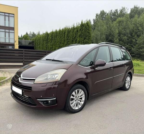 Sarkans Citroen c4-picasso 2008 Viļņa, ar dzinēja tilpumu 2.00 L un nobraukumu 226 tūkst. km par 2400 €, foto 1 vietnē AUTOMOTO.COM.LV