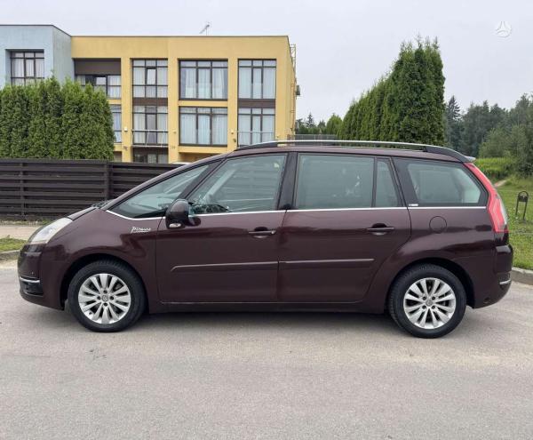 Sarkans Citroen c4-picasso 2008 Viļņa, ar dzinēja tilpumu 2.00 L un nobraukumu 226 tūkst. km par 2400 €, foto 5 vietnē AUTOMOTO.COM.LV