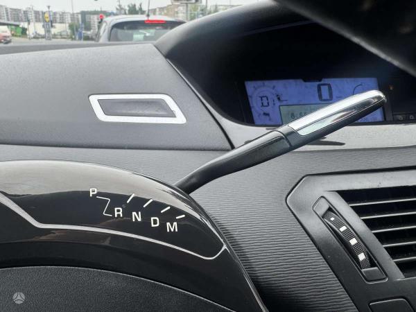 Sarkans Citroen c4-picasso 2008 Viļņa, ar dzinēja tilpumu 2.00 L un nobraukumu 226 tūkst. km par 2400 €, foto 10 vietnē AUTOMOTO.COM.LV
