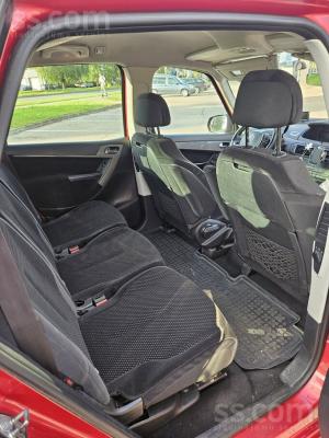 Red Citroen c4-picasso 2008 in Riga, with an engine capacity of 1.60 L and mileage of 256 thousand km for 2500 €, photo 3 on AUTOMOTO.COM.LV