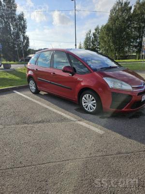 Red Citroen c4-picasso 2008 in Riga, with an engine capacity of 1.60 L and mileage of 256 thousand km for 2500 €, photo 5 on AUTOMOTO.COM.LV