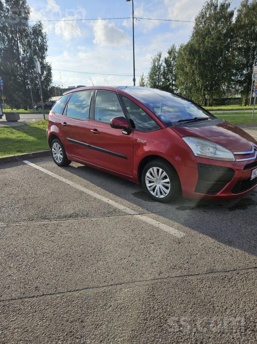 Red Citroen c4-picasso 2008 in Riga, with an engine capacity of 1.60 L and mileage of 256 thousand km for 2500 €, photo 5 on AUTOMOTO.COM.LV