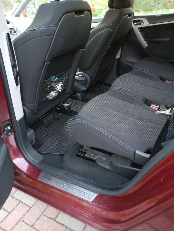 Sarkans Citroen c4-picasso 2008 Viļņa, ar dzinēja tilpumu 2.00 L un nobraukumu 218 tūkst. km par 1700 €, foto 8 vietnē AUTOMOTO.COM.LV