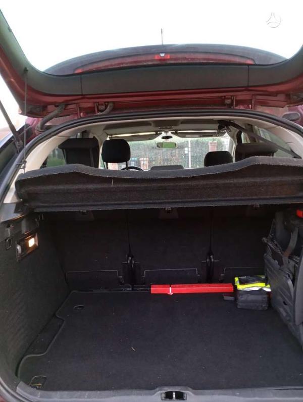 Sarkans Citroen c4-picasso 2008 Viļņa, ar dzinēja tilpumu 2.00 L un nobraukumu 218 tūkst. km par 1700 €, foto 9 vietnē AUTOMOTO.COM.LV