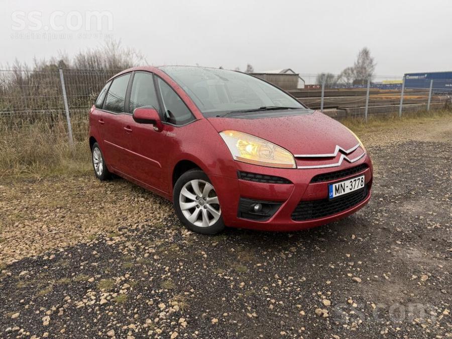 Sarkans Citroen c4-picasso 2009 Rīga, ar dzinēja tilpumu 1.60 L un nobraukumu 283 tūkst. km par 1990 €, foto 3 vietnē AUTOMOTO.COM.LV