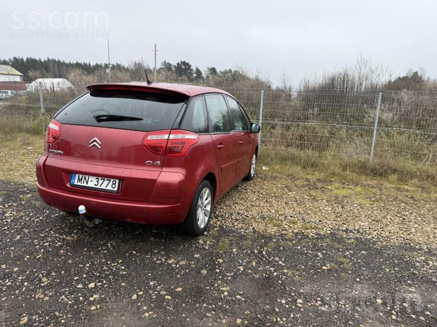 Sarkans Citroen c4-picasso 2009 Rīga, ar dzinēja tilpumu 1.60 L un nobraukumu 283 tūkst. km par 1990 €, foto 5 vietnē AUTOMOTO.COM.LV
