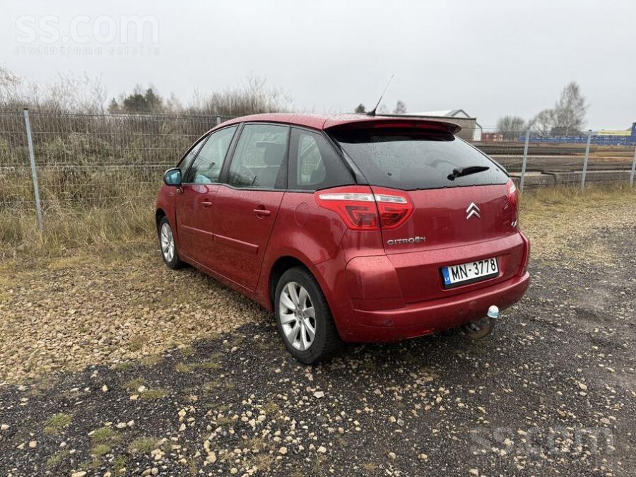 Sarkans Citroen c4-picasso 2009 Rīga, ar dzinēja tilpumu 1.60 L un nobraukumu 283 tūkst. km par 1990 €, foto 6 vietnē AUTOMOTO.COM.LV
