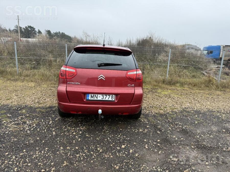 Sarkans Citroen c4-picasso 2009 Rīga, ar dzinēja tilpumu 1.60 L un nobraukumu 283 tūkst. km par 1990 €, foto 7 vietnē AUTOMOTO.COM.LV