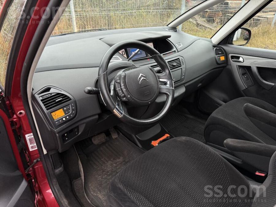 Sarkans Citroen c4-picasso 2009 Rīga, ar dzinēja tilpumu 1.60 L un nobraukumu 283 tūkst. km par 1990 €, foto 9 vietnē AUTOMOTO.COM.LV