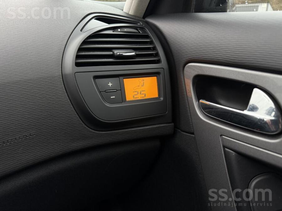 Sarkans Citroen c4-picasso 2009 Rīga, ar dzinēja tilpumu 1.60 L un nobraukumu 283 tūkst. km par 1990 €, foto 14 vietnē AUTOMOTO.COM.LV