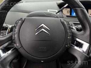 Sarkans Citroen c4-picasso 2009 Rīga, ar dzinēja tilpumu 1.60 L un nobraukumu 283 tūkst. km par 1990 €, foto 15 vietnē AUTOMOTO.COM.LV