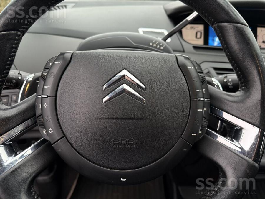 Sarkans Citroen c4-picasso 2009 Rīga, ar dzinēja tilpumu 1.60 L un nobraukumu 283 tūkst. km par 1990 €, foto 15 vietnē AUTOMOTO.COM.LV