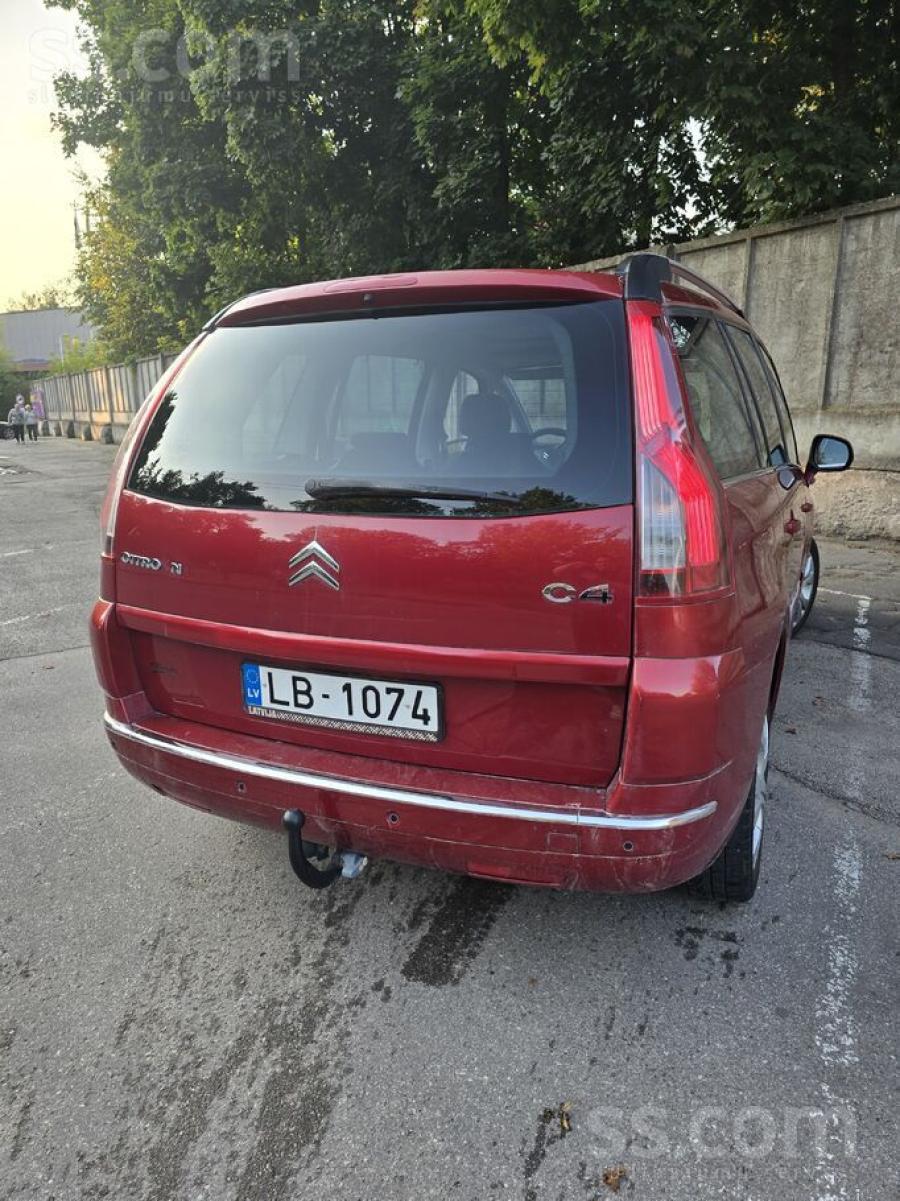 Sarkans Citroen c4-picasso 2009 Rīga, ar dzinēja tilpumu 1.60 L un nobraukumu 236 tūkst. km par 2500 €, foto 3 vietnē AUTOMOTO.COM.LV