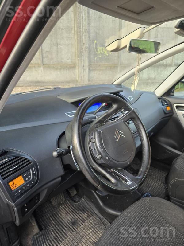 Sarkans Citroen c4-picasso 2009 Rīga, ar dzinēja tilpumu 1.60 L un nobraukumu 236 tūkst. km par 2500 €, foto 3 vietnē AUTOMOTO.COM.LV