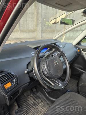 Sarkans Citroen c4-picasso 2009 Rīga, ar dzinēja tilpumu 1.60 L un nobraukumu 236 tūkst. km par 2500 €, foto 4 vietnē AUTOMOTO.COM.LV