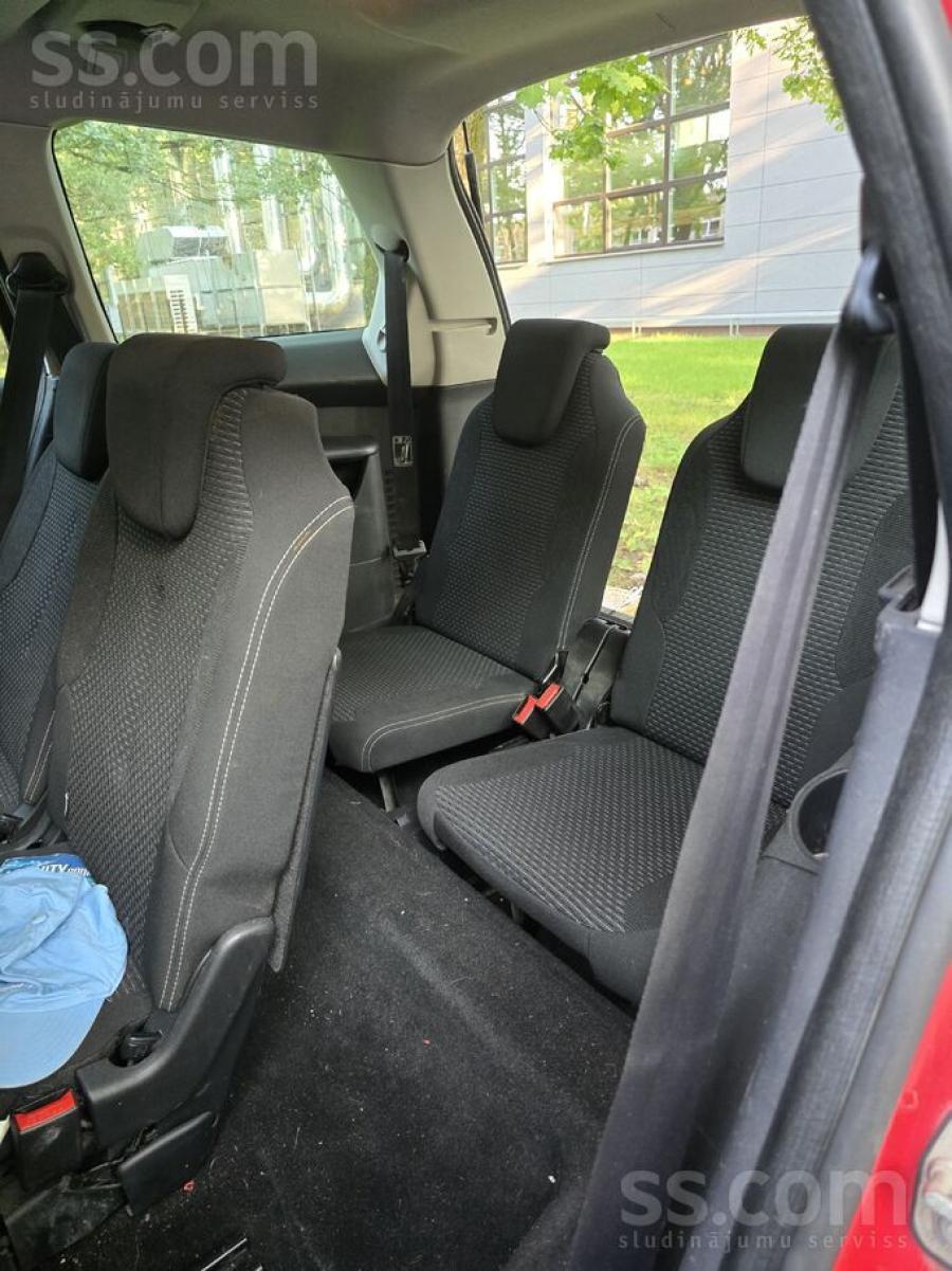 Sarkans Citroen c4-picasso 2009 Rīga, ar dzinēja tilpumu 1.60 L un nobraukumu 236 tūkst. km par 2500 €, foto 6 vietnē AUTOMOTO.COM.LV