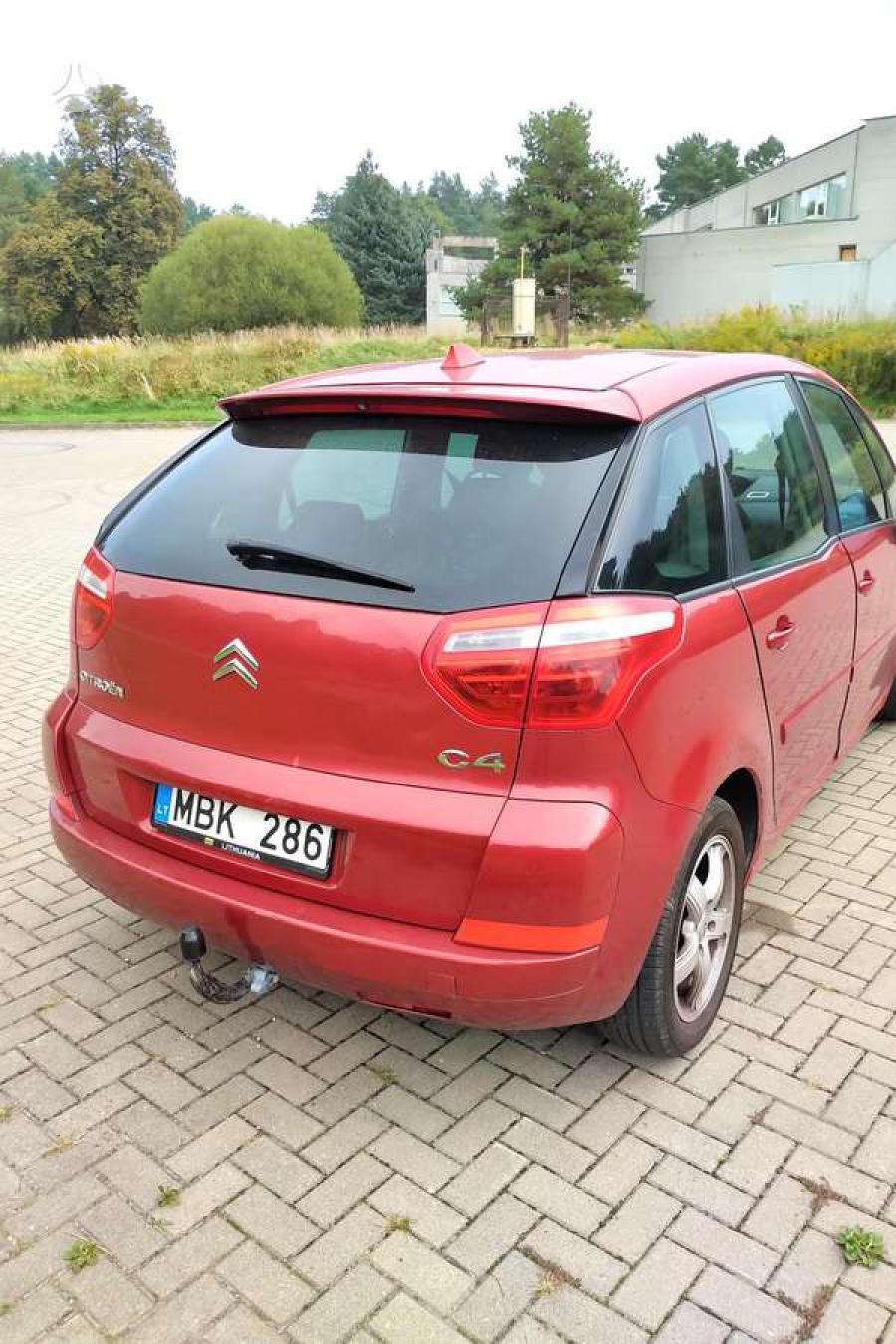 Sarkans Citroen c4-picasso 2009 Viļņa, ar dzinēja tilpumu 2.00 L un nobraukumu 387 tūkst. km par 950 €, foto 6 vietnē AUTOMOTO.COM.LV