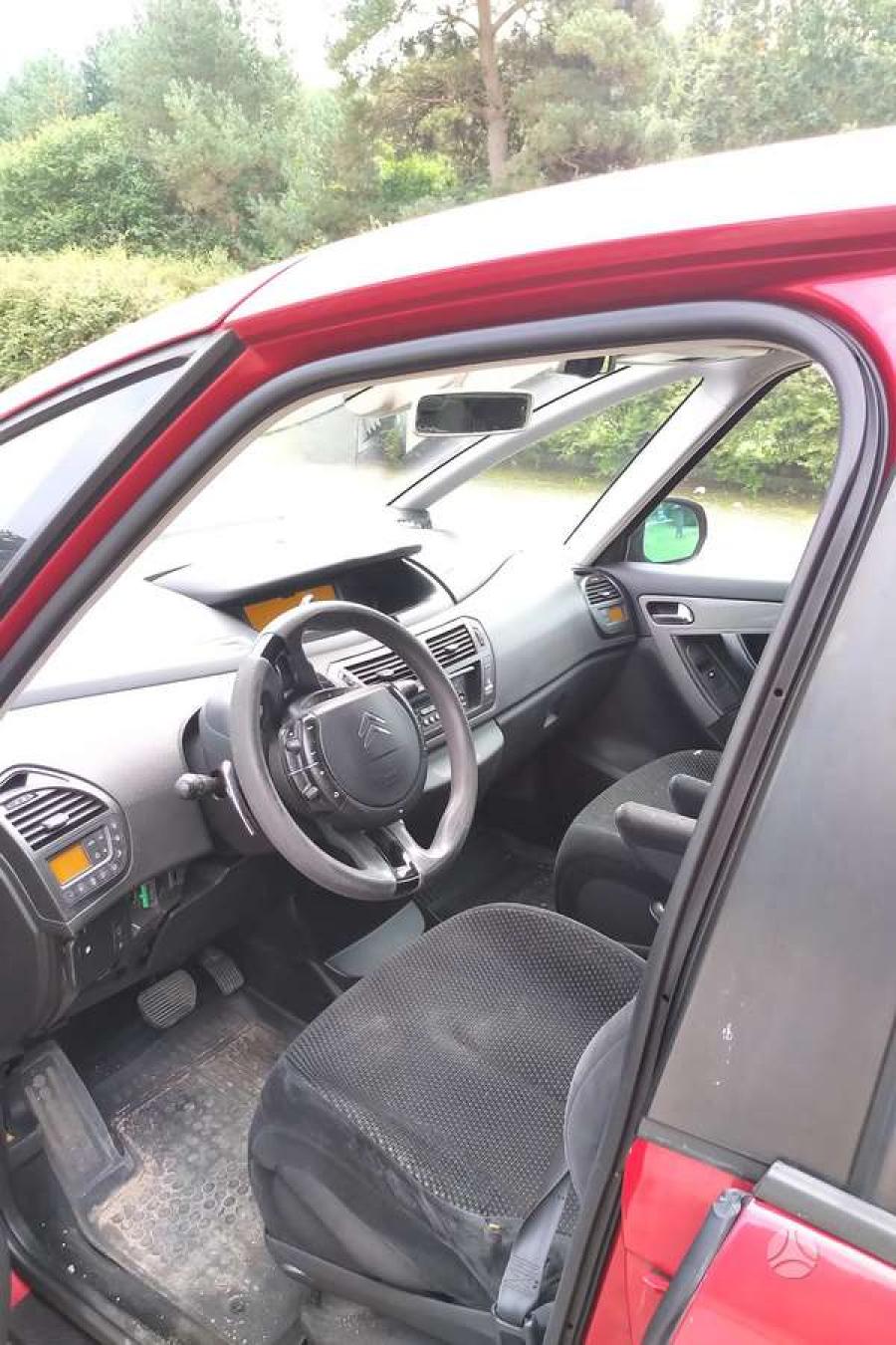 Sarkans Citroen c4-picasso 2009 Viļņa, ar dzinēja tilpumu 2.00 L un nobraukumu 387 tūkst. km par 950 €, foto 7 vietnē AUTOMOTO.COM.LV
