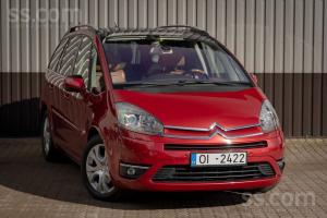 Red Citroen c4-picasso 2010 in Talsi, with an engine capacity of 2.00 L and mileage of 230 thousand km for 4950 €, photo  on AUTOMOTO.COM.LV