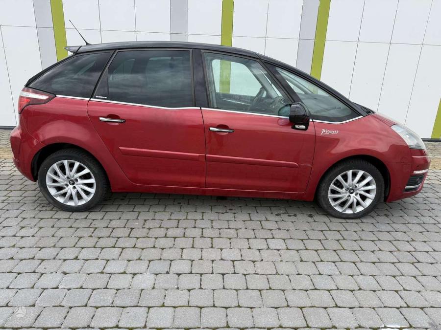 Sarkans Citroen c4-picasso 2011 Raseiniai, ar dzinēja tilpumu 1.56 L un nobraukumu 283 tūkst. km par 1199 €, foto 3 vietnē AUTOMOTO.COM.LV