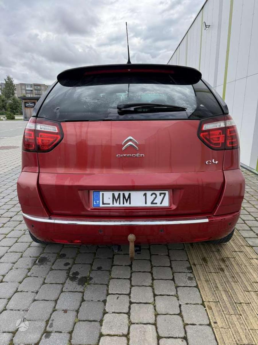 Sarkans Citroen c4-picasso 2011 Raseiniai, ar dzinēja tilpumu 1.56 L un nobraukumu 283 tūkst. km par 1199 €, foto 5 vietnē AUTOMOTO.COM.LV
