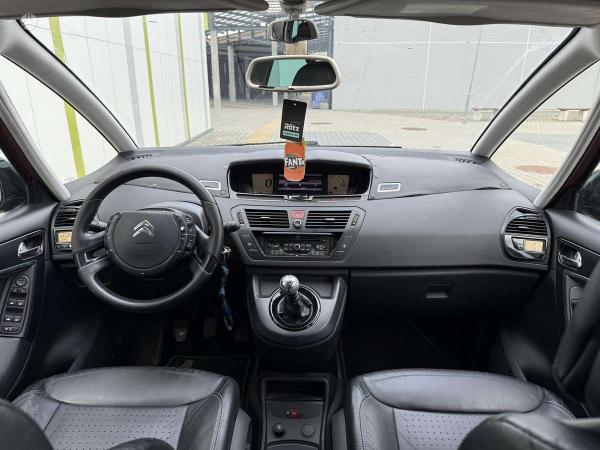 Sarkans Citroen c4-picasso 2011 Raseiniai, ar dzinēja tilpumu 1.56 L un nobraukumu 283 tūkst. km par 1199 €, foto 9 vietnē AUTOMOTO.COM.LV
