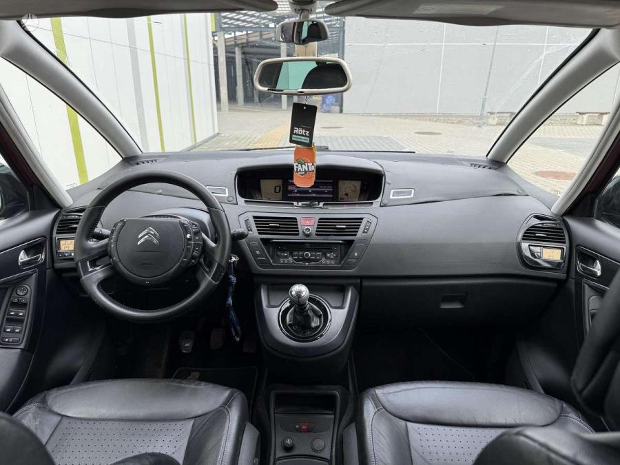 Sarkans Citroen c4-picasso 2011 Raseiniai, ar dzinēja tilpumu 1.56 L un nobraukumu 283 tūkst. km par 1199 €, foto 10 vietnē AUTOMOTO.COM.LV