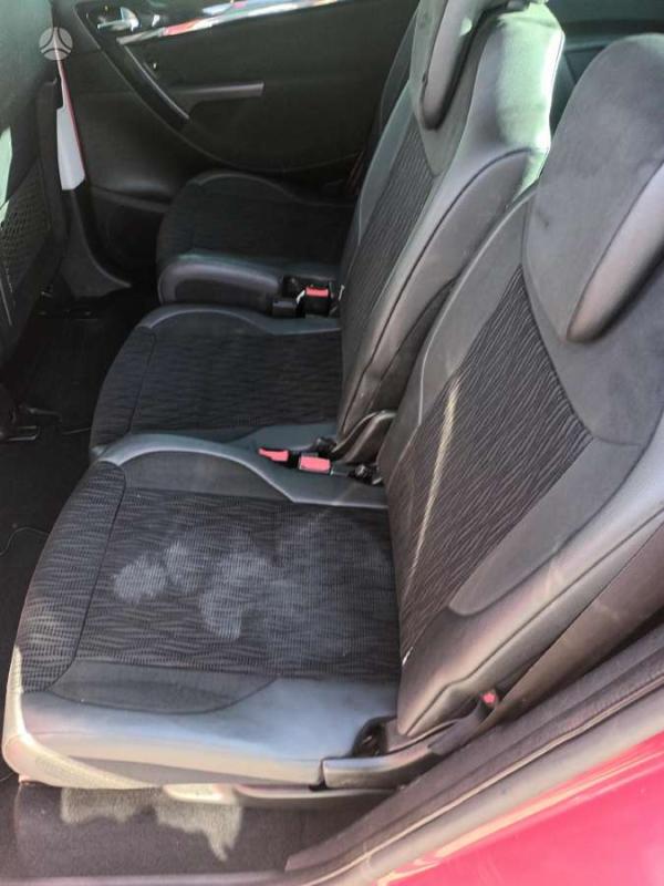 Sarkans Citroen c4-picasso 2012 Marijampole, ar dzinēja tilpumu 1.56 L un nobraukumu 200 tūkst. km par 3850 €, foto 11 vietnē AUTOMOTO.COM.LV
