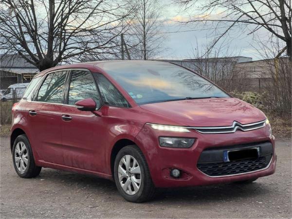 Red Citroen c4-picasso 2013 in Taurage, with an engine capacity of 1.56 L and mileage of 250 thousand km for 4100 €, photo 2 on AUTOMOTO.COM.LV