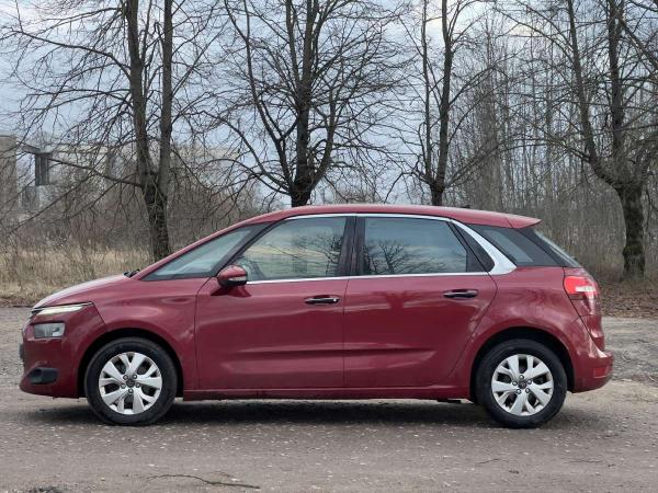 Red Citroen c4-picasso 2013 in Taurage, with an engine capacity of 1.56 L and mileage of 250 thousand km for 4100 €, photo 6 on AUTOMOTO.COM.LV