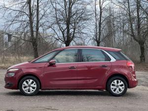 Red Citroen c4-picasso 2013 in Taurage, with an engine capacity of 1.56 L and mileage of 250 thousand km for 4100 €, photo 6 on AUTOMOTO.COM.LV