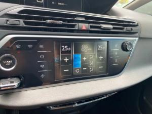 Sarkans Citroen c4-picasso 2013 Rīga, ar dzinēja tilpumu 1.60 L un nobraukumu 276 tūkst. km par 5950 €, foto 14 vietnē AUTOMOTO.COM.LV