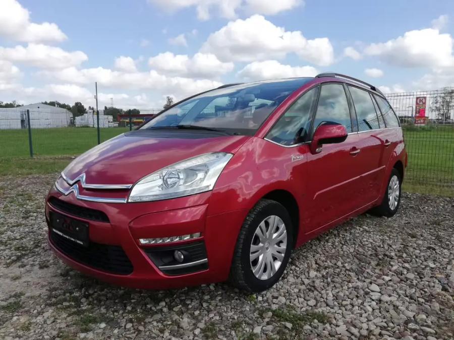 Red Citroen c4-picasso 2013 in Saldus, with an engine capacity of 1.60 L and mileage of 181 thousand km for 4900 €, photo 1 on AUTOMOTO.COM.LV