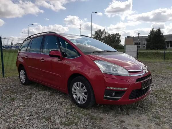 Red Citroen c4-picasso 2013 in Saldus, with an engine capacity of 1.60 L and mileage of 181 thousand km for 4900 €, photo 5 on AUTOMOTO.COM.LV