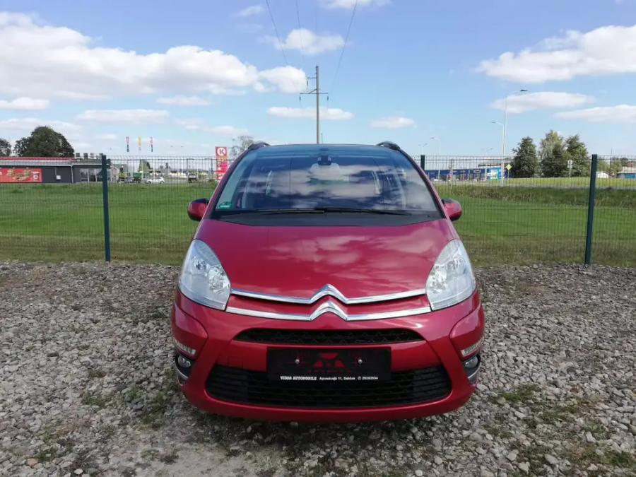 Red Citroen c4-picasso 2013 in Saldus, with an engine capacity of 1.60 L and mileage of 181 thousand km for 4900 €, photo 12 on AUTOMOTO.COM.LV