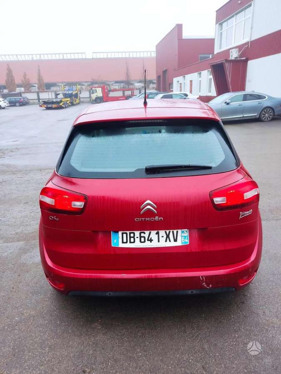 Red Citroen c4-picasso 2014 in Kaunas, with an engine capacity of 1.56 L and mileage of 234 thousand km for 4900 €, photo 4 on AUTOMOTO.COM.LV