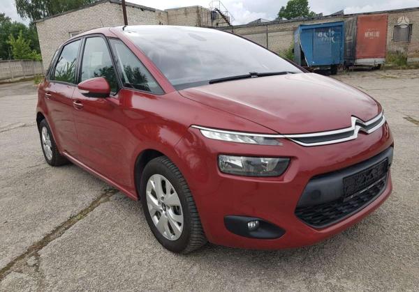 Red Citroen c4-picasso 2014 in Siauliai, with an engine capacity of 1.56 L and mileage of 237 thousand km for 4650 €, photo 3 on AUTOMOTO.COM.LV