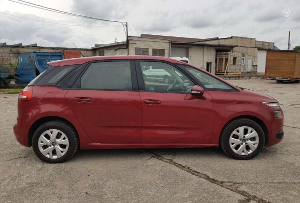 Red Citroen c4-picasso 2014 in Siauliai, with an engine capacity of 1.56 L and mileage of 237 thousand km for 4650 €, photo 5 on AUTOMOTO.COM.LV