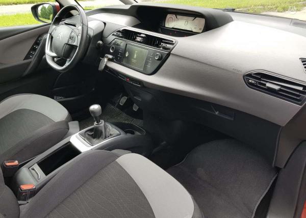 Red Citroen c4-picasso 2014 in Siauliai, with an engine capacity of 1.56 L and mileage of 237 thousand km for 4650 €, photo 9 on AUTOMOTO.COM.LV