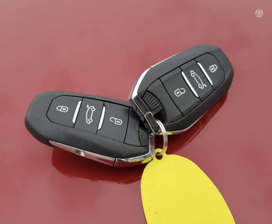 Red Citroen c4-picasso 2014 in Siauliai, with an engine capacity of 1.56 L and mileage of 237 thousand km for 4650 €, photo 18 on AUTOMOTO.COM.LV