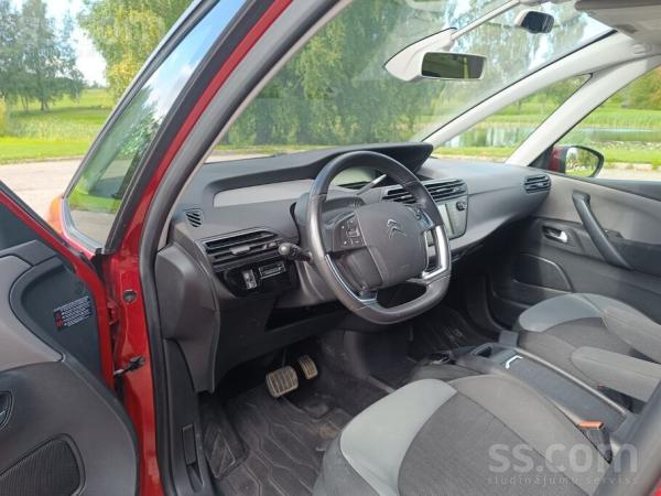 Citroen c4-picasso 2014 Rīga vietnē Sarkans Citroen c4-picasso 2014 Rīga, ar dzinēja tilpumu 1.60 L un nobraukumu 308 tūkst. km par 4200 €, foto 6 vietnē AUTOMOTO.COM.LV