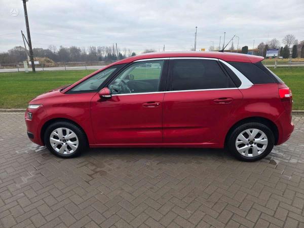 Red Citroen c4-picasso 2016 in Taurage, with an engine capacity of 1.20 L and mileage of 76 thousand km for 5400 €, photo 4 on AUTOMOTO.COM.LV