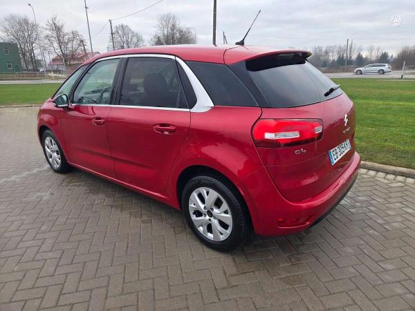 Sarkans Citroen c4-picasso 2016 Tauragė, ar dzinēja tilpumu 1.20 L un nobraukumu 76 tūkst. km par 5400 €, foto 5 vietnē AUTOMOTO.COM.LV