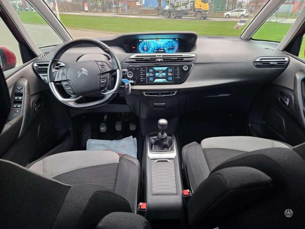 Sarkans Citroen c4-picasso 2016 Tauragė, ar dzinēja tilpumu 1.20 L un nobraukumu 76 tūkst. km par 5400 €, foto 7 vietnē AUTOMOTO.COM.LV