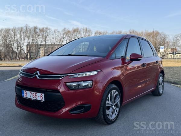 Red Citroen c4-picasso 2016 in Liepaja, with an engine capacity of 1.20 L and mileage of 117 thousand km for 6450 €, photo 1 on AUTOMOTO.COM.LV
