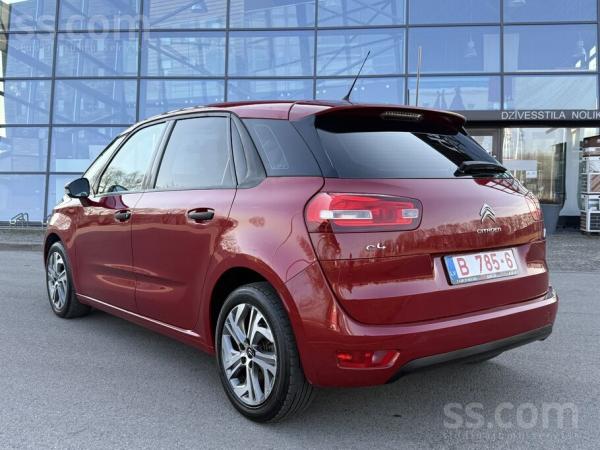 Red Citroen c4-picasso 2016 in Liepaja, with an engine capacity of 1.20 L and mileage of 117 thousand km for 6450 €, photo 2 on AUTOMOTO.COM.LV