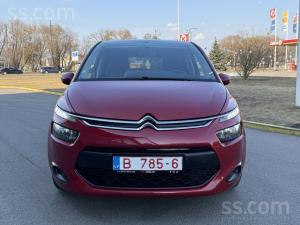Red Citroen c4-picasso 2016 in Liepaja, with an engine capacity of 1.20 L and mileage of 117 thousand km for 6450 €, photo 8 on AUTOMOTO.COM.LV